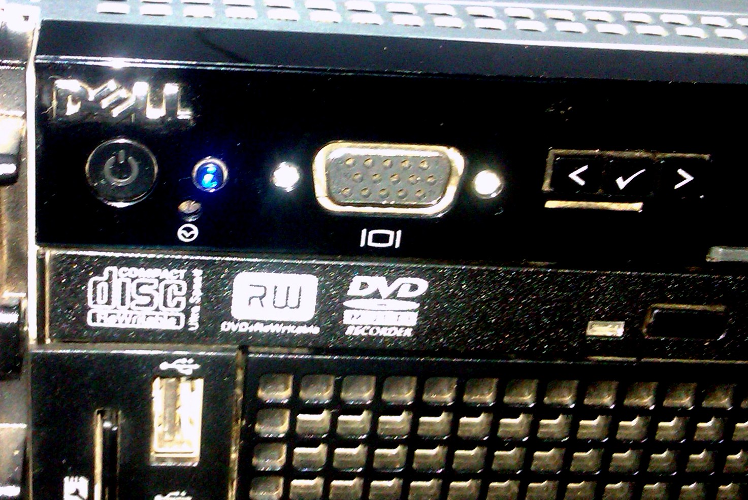 ‎Not Booting. Just showing light System ID button | DELL Technologies